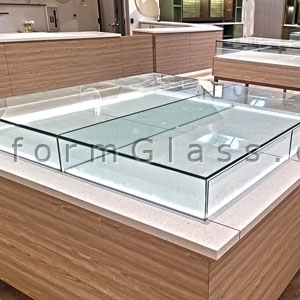 Table Top Glass Displays for USA Customer - Conform Glass